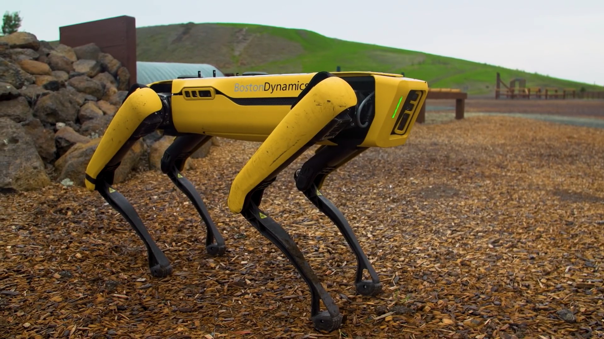 Tests Boston Dynamics' Spot - 初拓 - 专注原型样机解决方案，致力于新产品开发 | 互动艺术装置 | 机器人研发 ...